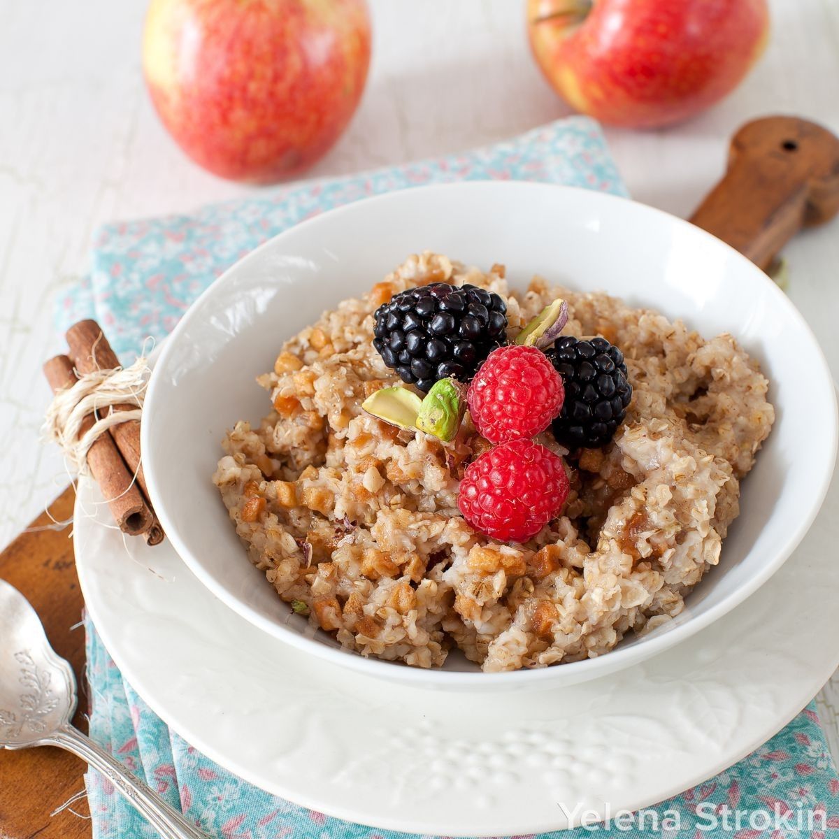 Steel cut oat groats, organic oats, Irish oatmeal superpail at PHG